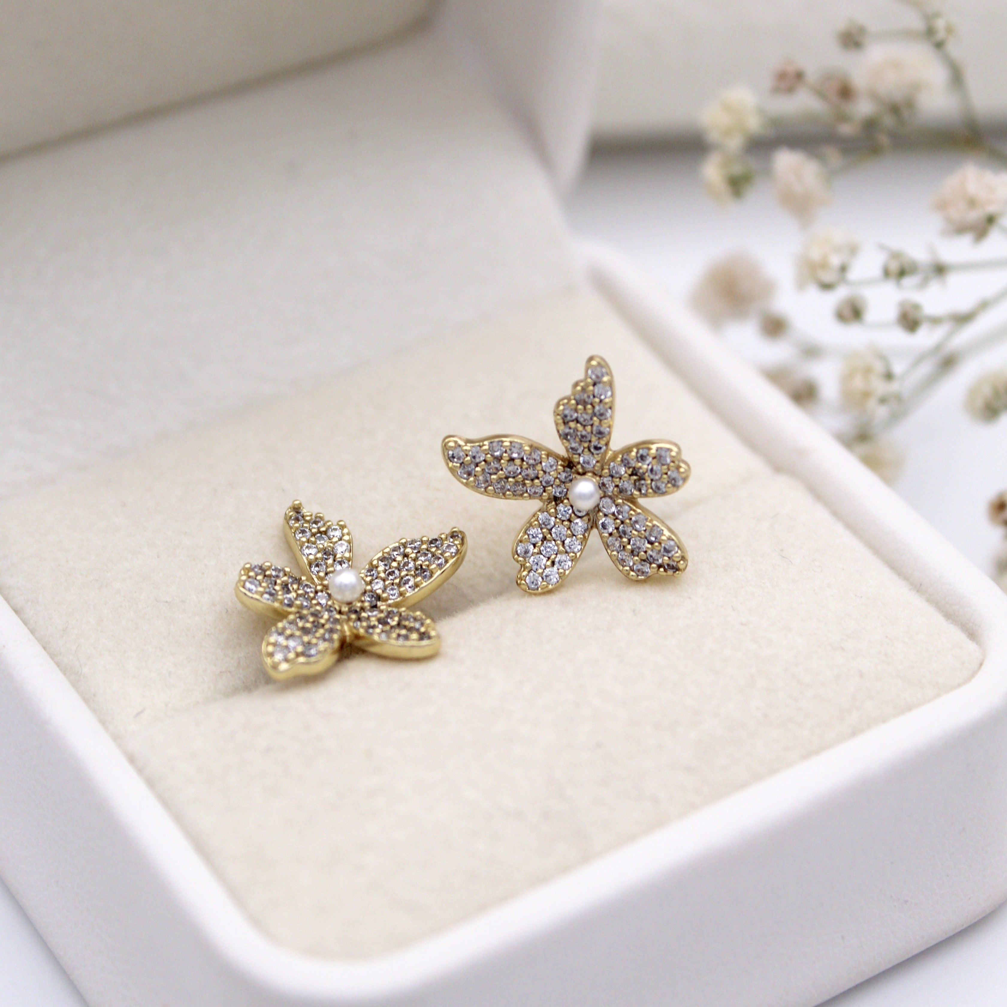 AIA JEWELRY AND ACCESSORIES – AIA JEWELRY & ACCESSORIES